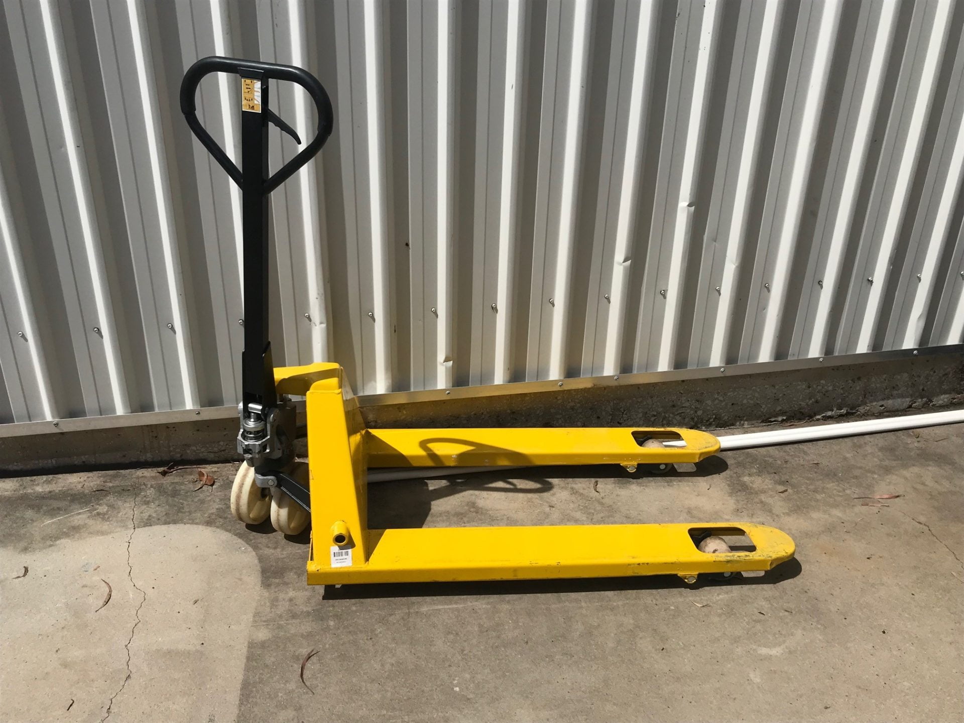 Pallet Truck - Agnes Hire & Handyman Services